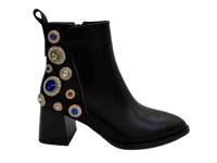 China Ladies Leather Boots for sale
