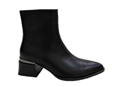 China Ladies Leather Boots for sale