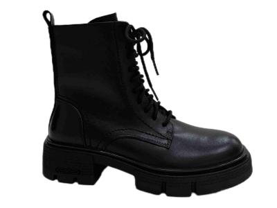 China Ladies Leather Boots for sale