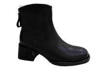 China Ladies Leather Boots for sale