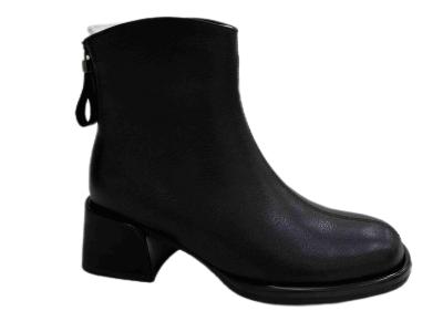 China Ladies Leather Boots for sale