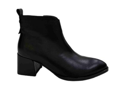 China Ladies Leather Boots for sale