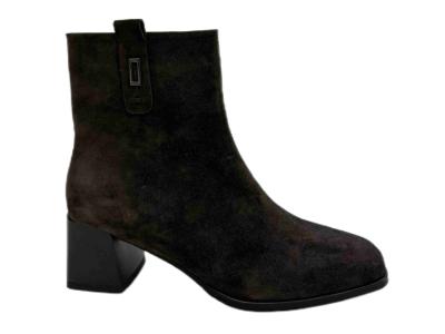China Ladies Leather Boots for sale