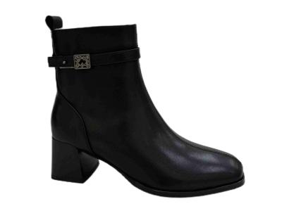 China Ladies Leather Boots for sale