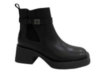 China Ladies Leather Boots for sale