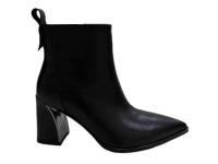 China Ladies Leather Boots for sale
