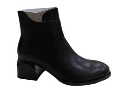 China Ladies Leather Boots for sale