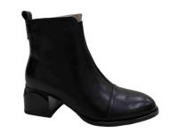 China Ladies Leather Boots for sale
