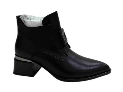 China Ladies Leather Boots for sale