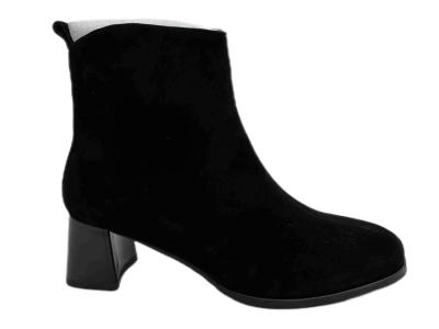 China Ladies Leather Boots for sale