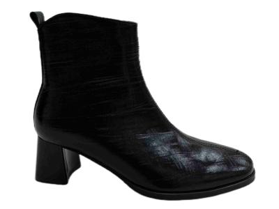 China Ladies Leather Boots for sale