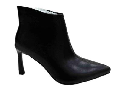 China Ladies Leather Boots for sale