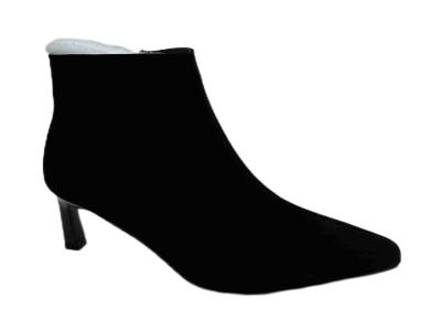 China Ladies Leather Boots for sale