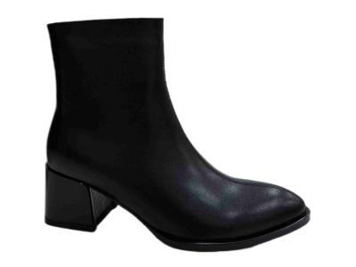 China Ladies Leather Boots for sale