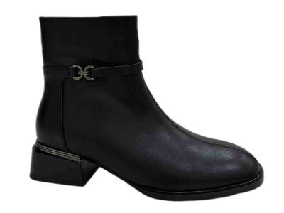 China Ladies Leather Boots for sale