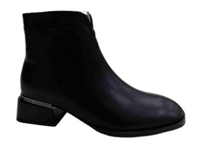 China Ladies Leather Boots for sale