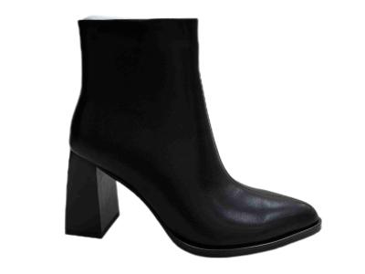 China Ladies Leather Boots for sale
