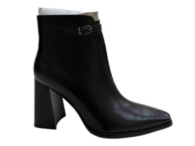 China Ladies Leather Boots for sale