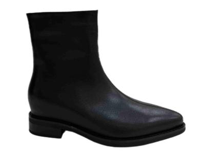 China Ladies Leather Boots for sale