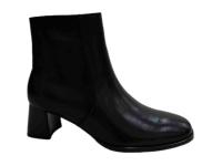 China Ladies Leather Boots for sale
