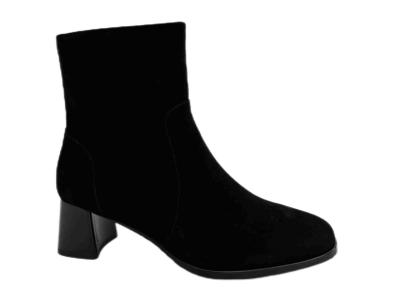 China Ladies Leather Boots for sale