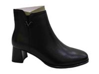 China Ladies Leather Boots for sale