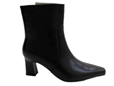 China Ladies Leather Boots for sale