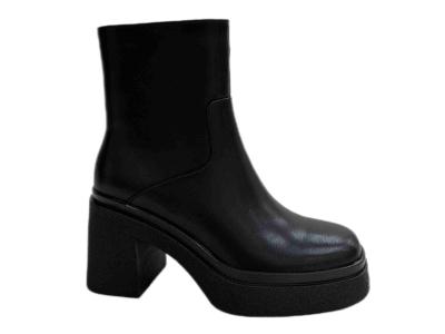 China Ladies Leather Boots for sale