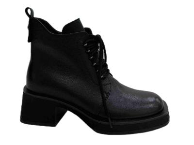 China Ladies Leather Boots for sale