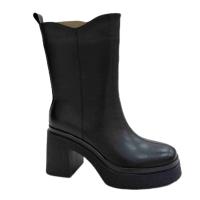 China Ladies Leather Boots for sale