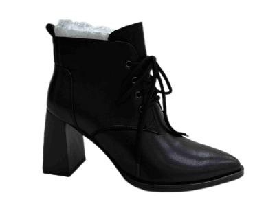 China Ladies Leather Boots for sale