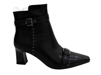 China Ladies Leather Boots for sale
