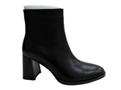 China Ladies Leather Boots for sale