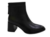 China Ladies Leather Boots for sale