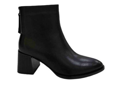 China Ladies Leather Boots for sale