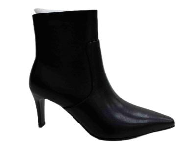 China Ladies Leather Boots for sale