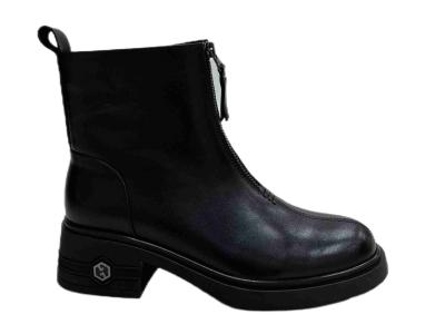 China Ladies Leather Boots for sale