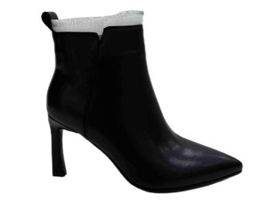 China Ladies Leather Boots for sale