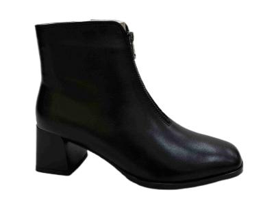 China Ladies Leather Boots for sale