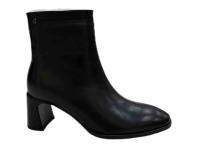 China Ladies Leather Boots for sale