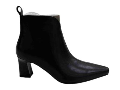 China Ladies Leather Boots for sale