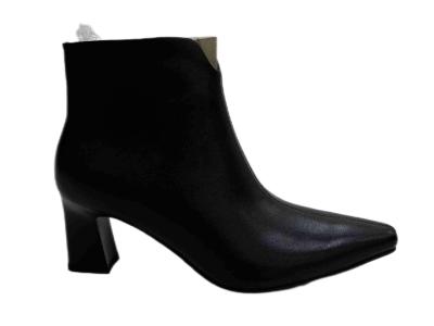 China Ladies Leather Boots for sale