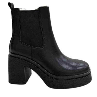 China Ladies Leather Boots for sale