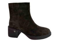 China Ladies Leather Boots for sale