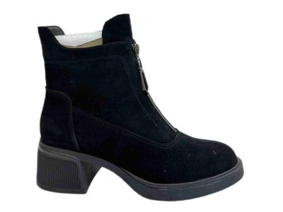 China Ladies Leather Boots for sale