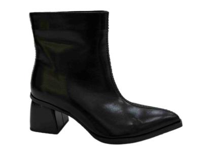 China Ladies Leather Boots for sale