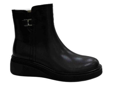 China Ladies Leather Boots for sale
