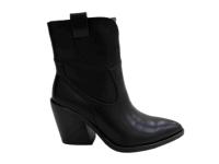 China Ladies Leather Boots for sale