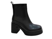 China Ladies Leather Boots for sale