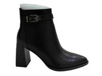 China Ladies Leather Boots for sale